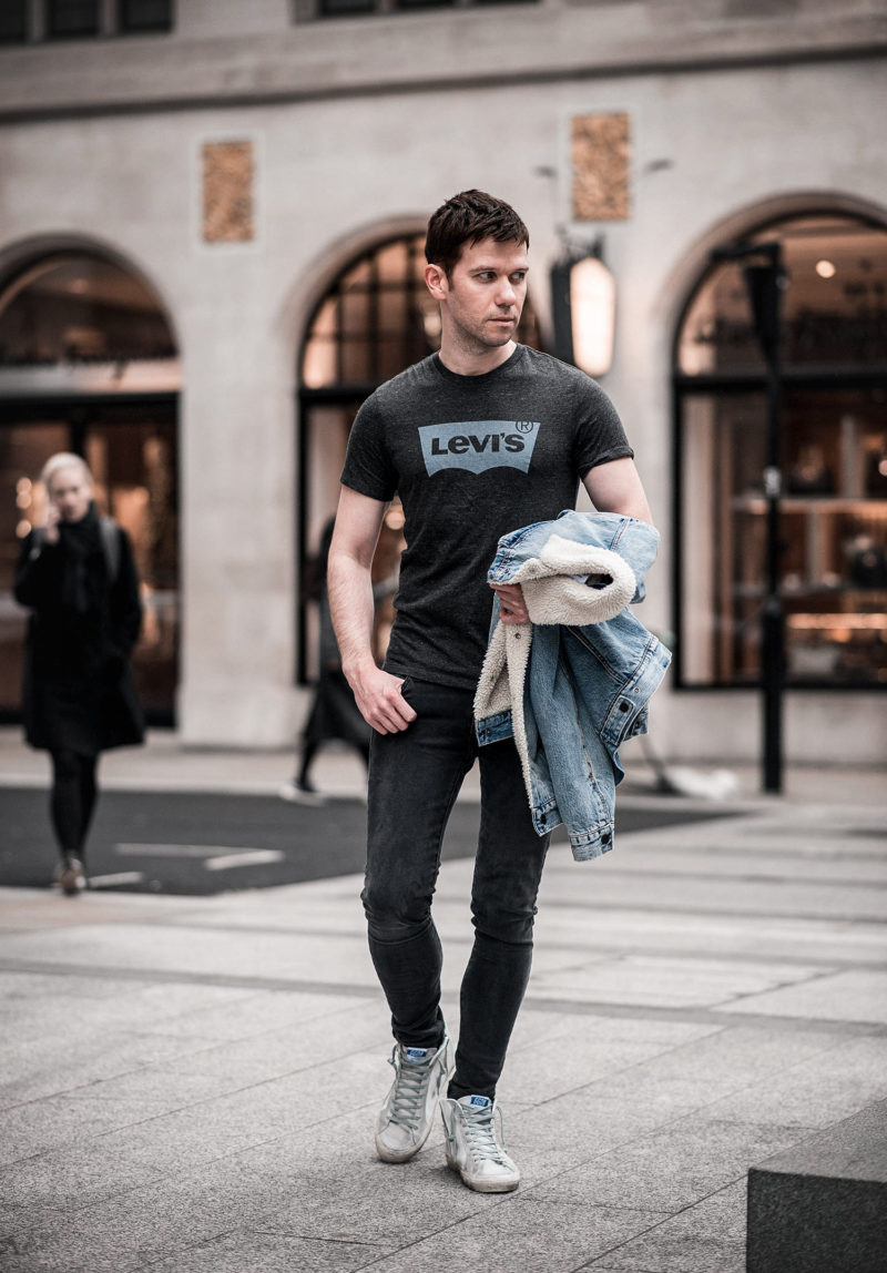 Levi’s In London Faded Black Outfit - Your Average Guy