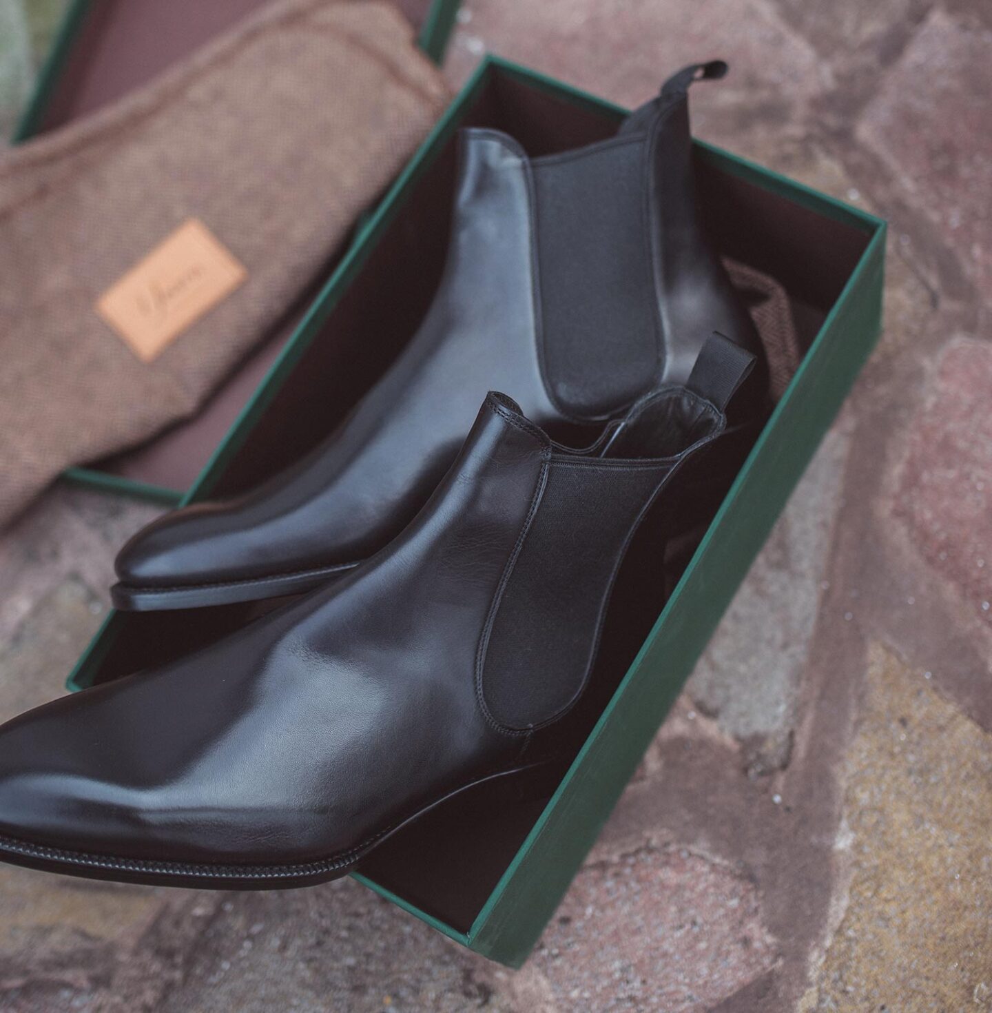 Arterton Yearn Shoemaker Chelsea Boots Review - Your Average Guy
