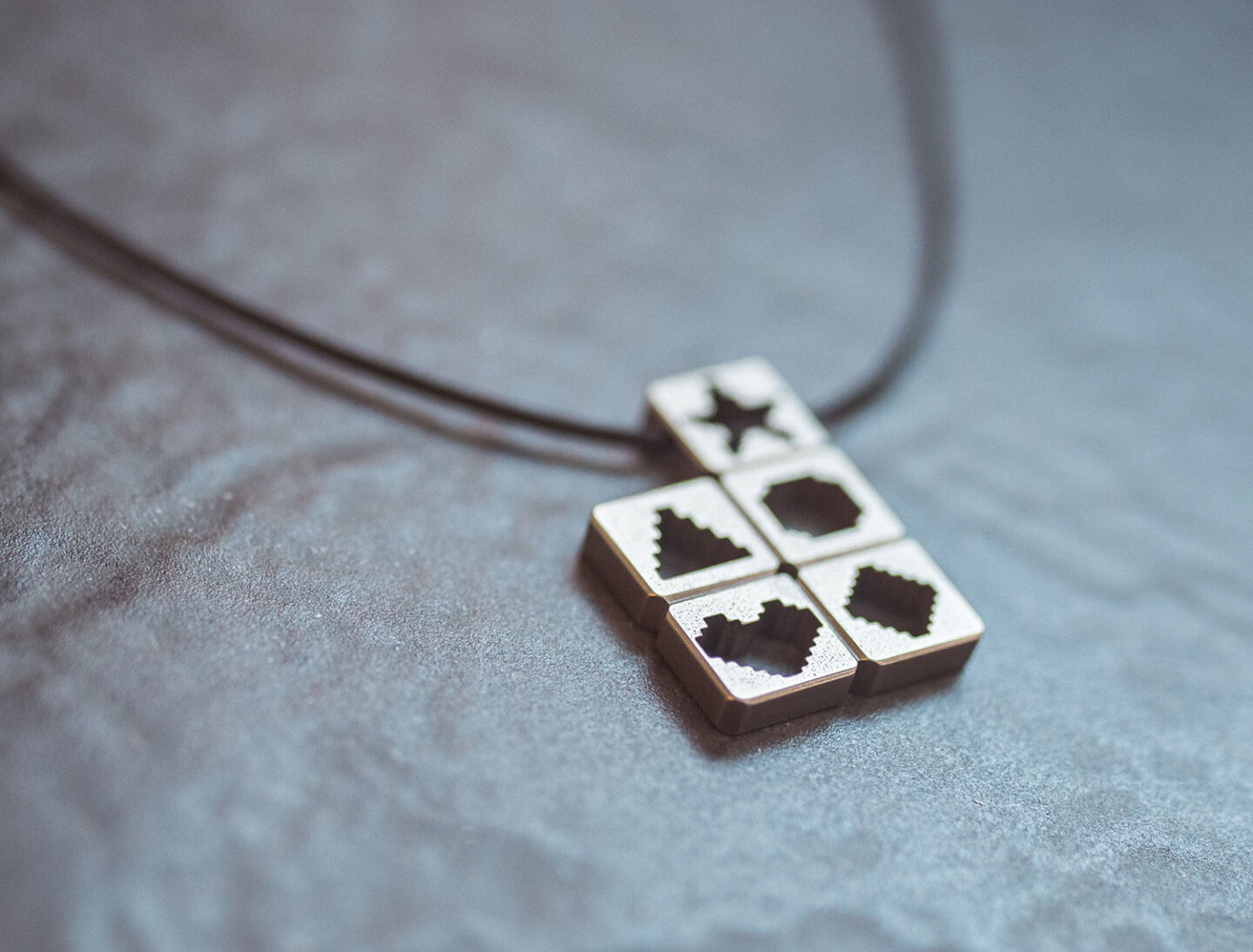 Arxiome Tetris Attack Titanium Gaming Necklace Review - Your Average Guy